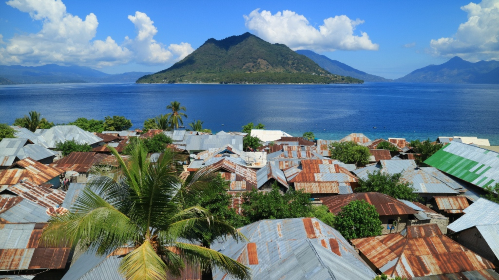 Menilik Keindahan Pulau Buaya di Kabupaten Alor | Atourin Blog