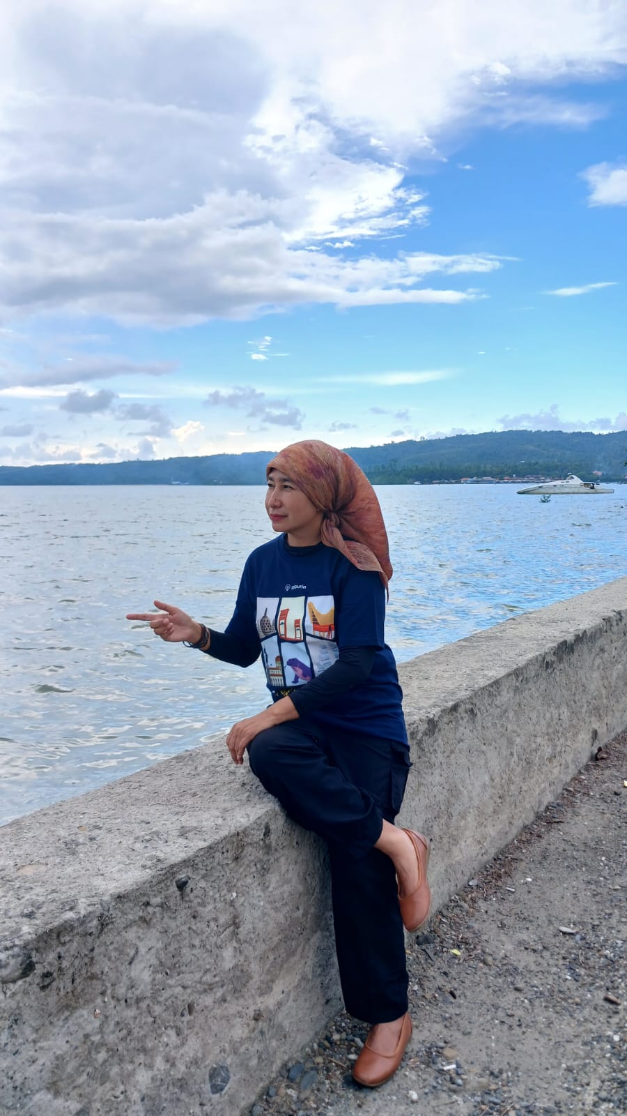 Bu Yusnita dan Semangat Mengangkat Potensi Pariwisata Seram Bagian Barat, Maluku | Atourin Blog