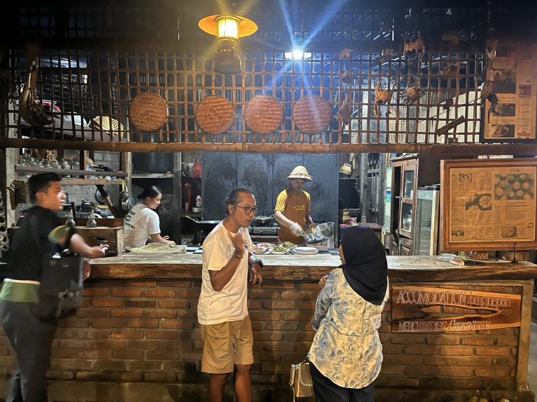 Pernah Coba Mindful Eating? Temukan di Dapur Bali Mula, Restoran Unik ...
